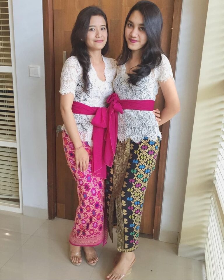 √ 45+ Model Kebaya Bali Modern Brokat Modifikasi Anti Norak!