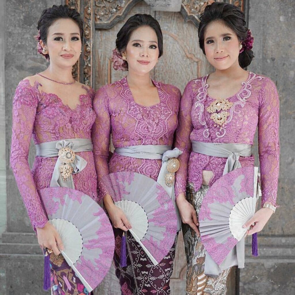 √ 45+ Model Kebaya Bali Modern Brokat Modifikasi Anti Norak!