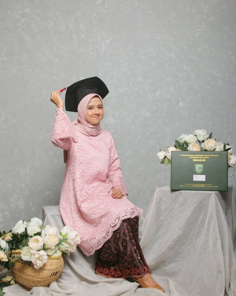 √ 60+ Model Kebaya Muslim Modern Untuk Anak Muda