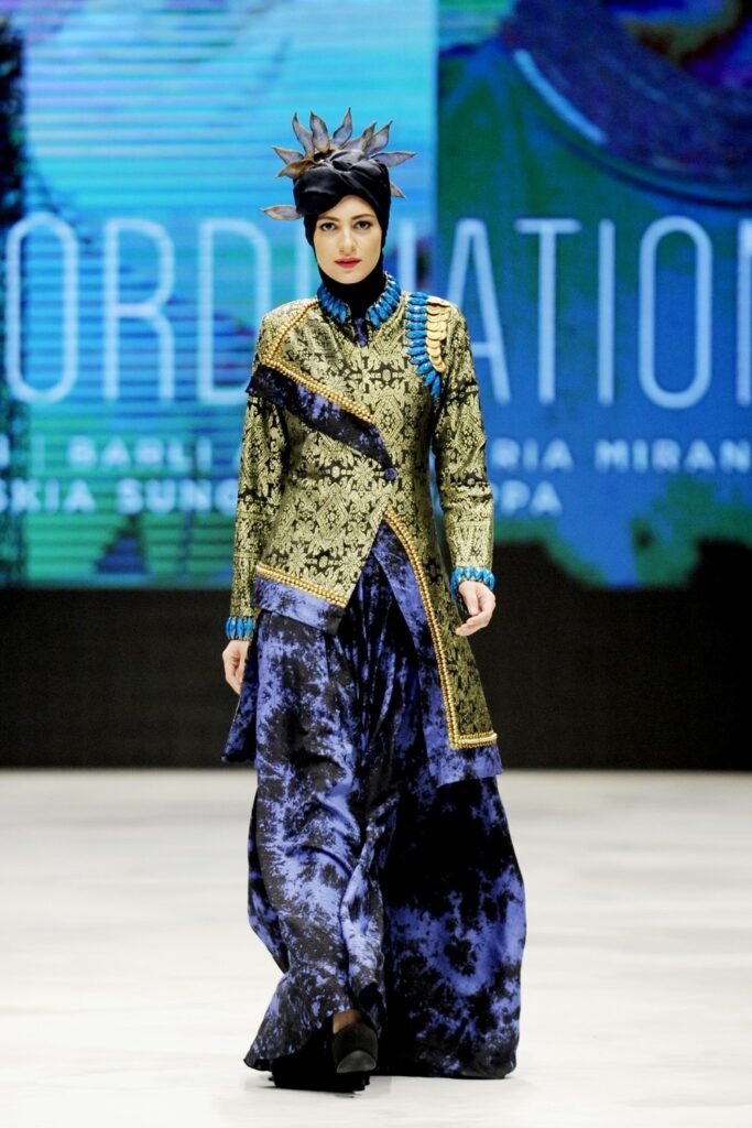 √ 60+ Model Gamis Batik Kombinasi Modern Terbaru 2020