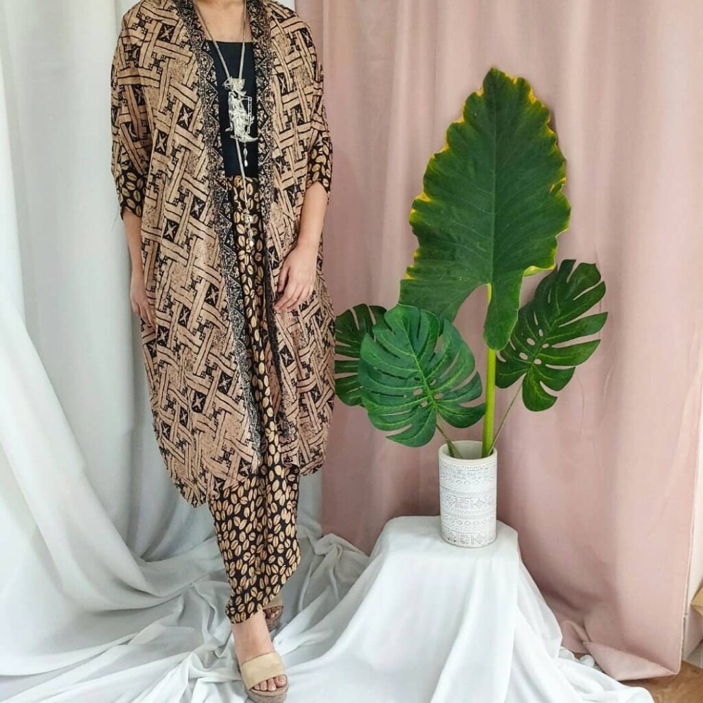 √ 45+ Model Dress Batik Modern Kombinasi Elegan Terbaru 2020
