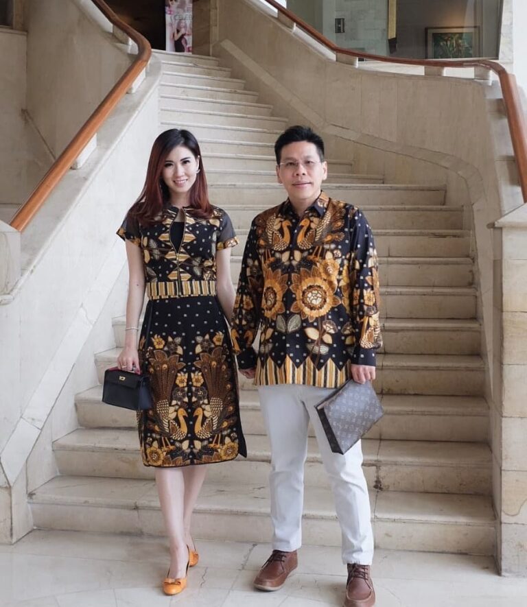 √ 45+ Model Batik Couple Modern Modis Kombinasi 2020
