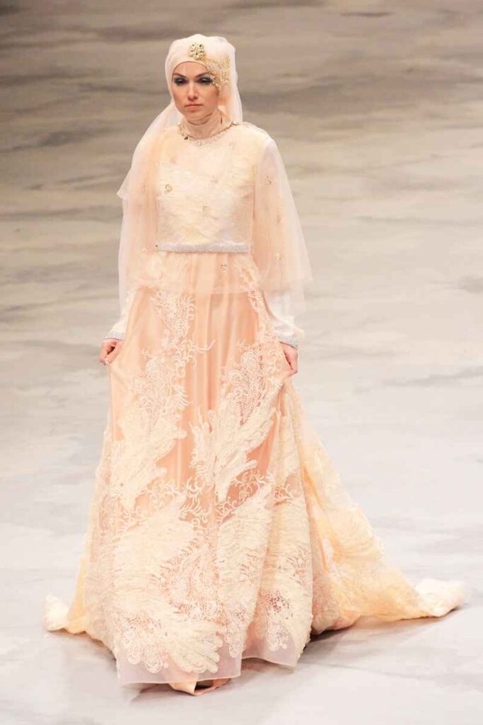 √ 30+ Model Gaun Kebaya Modern, Pesta, Muslim Terbaru 2020