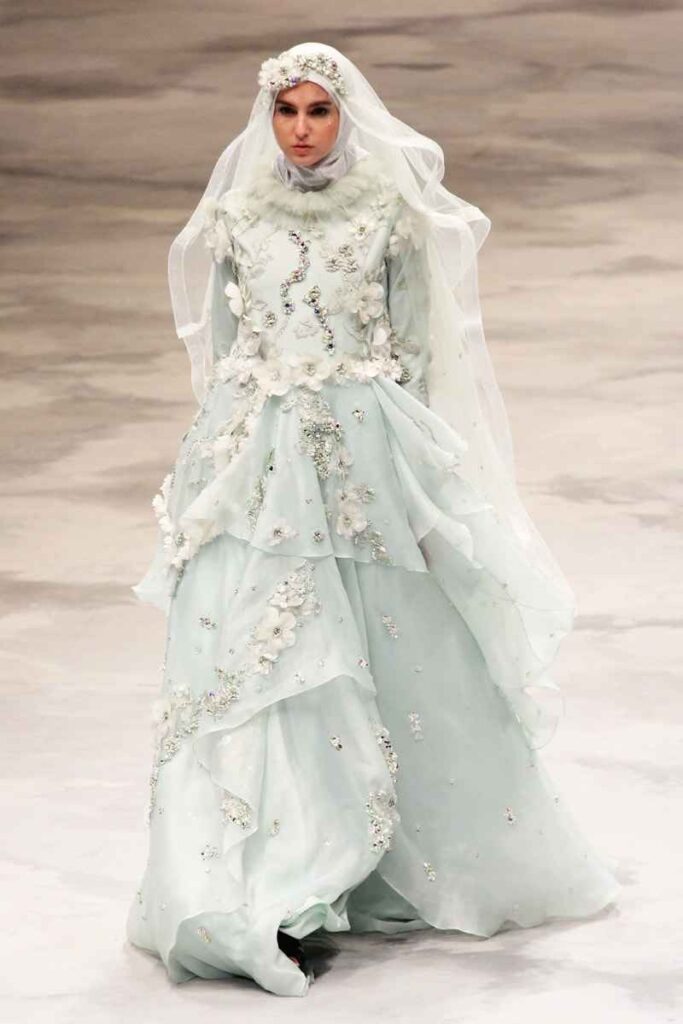 √ 30+ Model Gaun Kebaya Modern, Pesta, Muslim Terbaru 2020