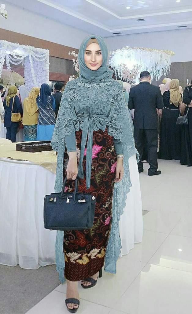 √ 60+ Model Kebaya Kartini Modern Brokat Hijab Terbaru 2020