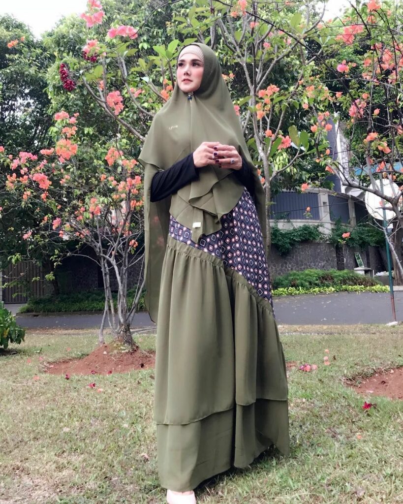 √ 45+ Model Gamis Syar'i Remaja Modern Terbaru 2020