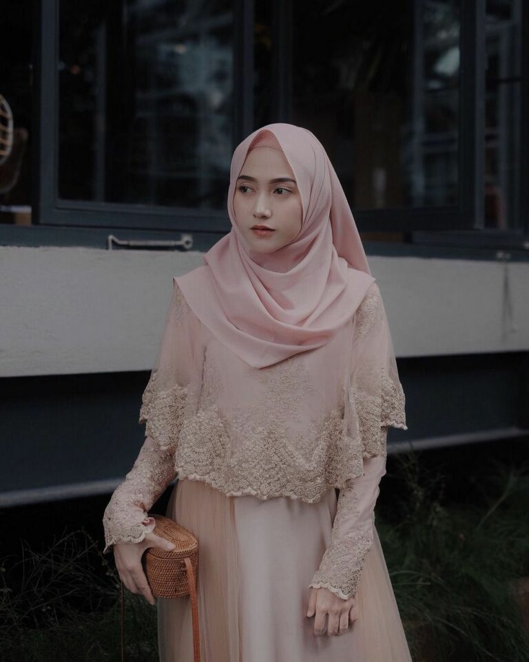 √ 45+ Model Gamis Brokat Kombinasi Modern Terbaru 2020