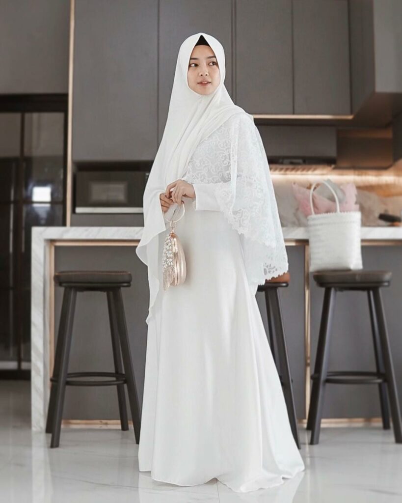√ 45+ Model Gamis Putih Polos Kombinasi Terbaru 2020