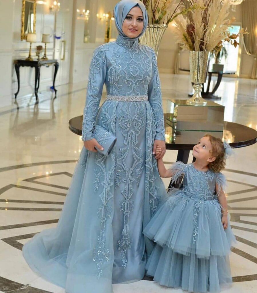 √ 60+ Model Gamis Pesta Mewah, Brokat, Modern Terbaru 2020