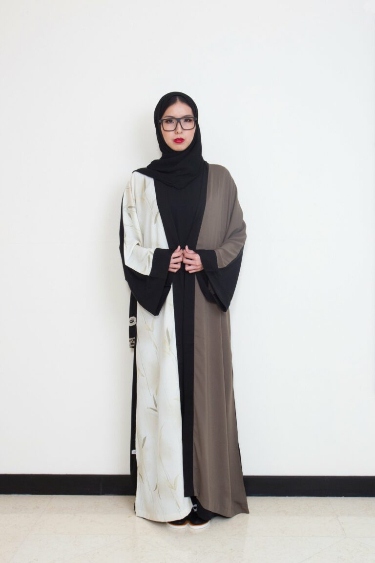 √ 35+ Model Gamis Polos Kombinasi, Syar'i, Katun, Terbaru 2020