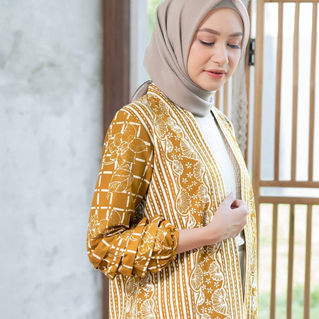 Batik Solo - Rekomendasi Anime Indo