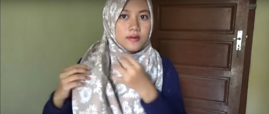 √ 30+ Tutorial Hijab Segitiga Simple & Modis Untuk Sehari-hari