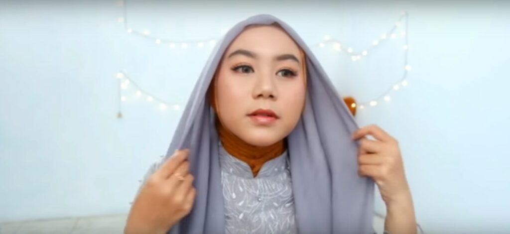 √ 10 Tutorial Hijab Segi Empat Simple Tapi Tetap Modis