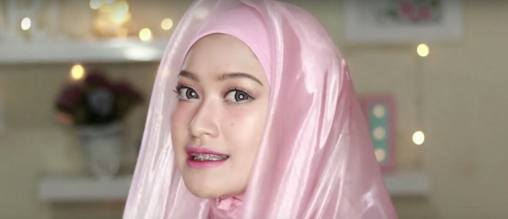 √ 45+ Tutorial Hijab Wisuda Simple, Pashimana, Segiempat Modern