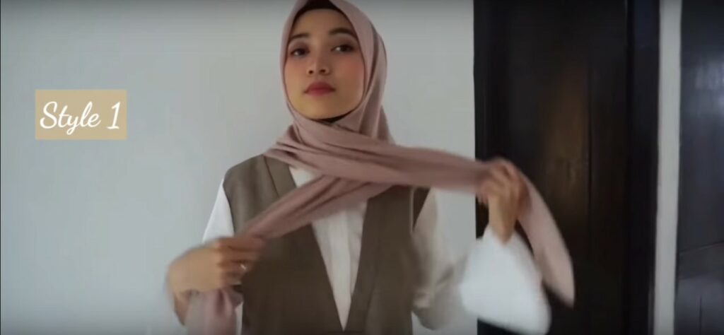 √ 30+ Tutorial Hijab Segitiga Simple & Modis Untuk Sehari-hari
