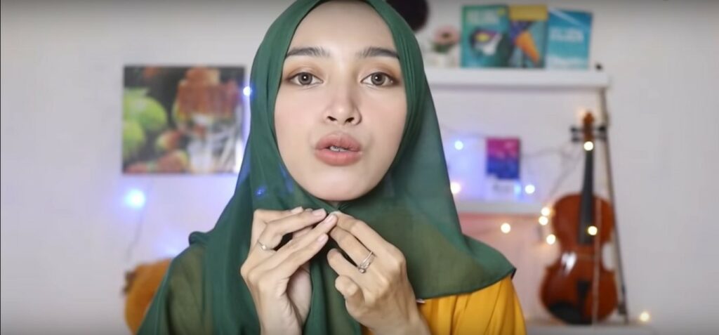 √ 30+ Tutorial Hijab Segitiga Simple & Modis Untuk Sehari-hari