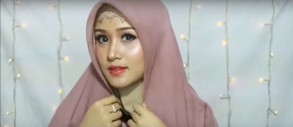 √ 30+ Tutorial Hijab Segitiga Simple & Modis Untuk Sehari-hari