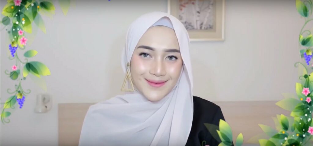 √ 45+ Tutorial Hijab Wisuda Simple, Pashimana, Segiempat Modern