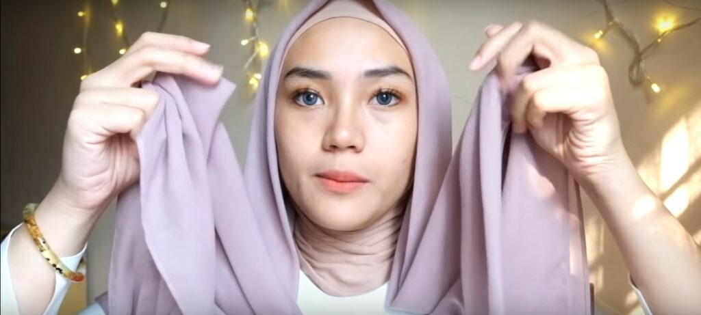 √ 10 Tutorial Hijab Segi Empat Simple Tapi Tetap Modis