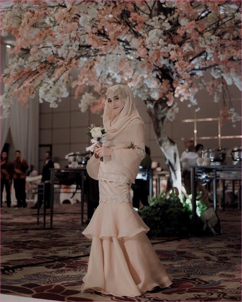 √ 45+ Model Dress Bridesmaid Hijab Modern & Elegan 2020