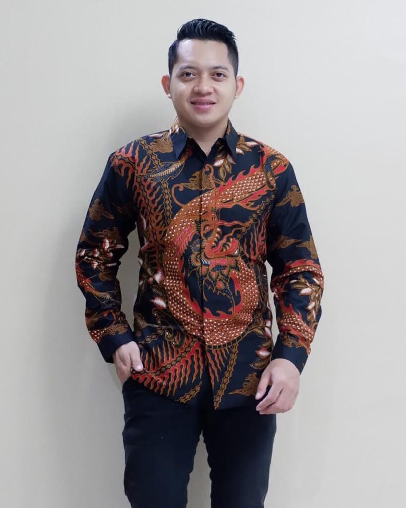 √ 15+ Motif Batik Parang : Gambar, Makna, Jenis, dan Sejarahnya - Bergaya