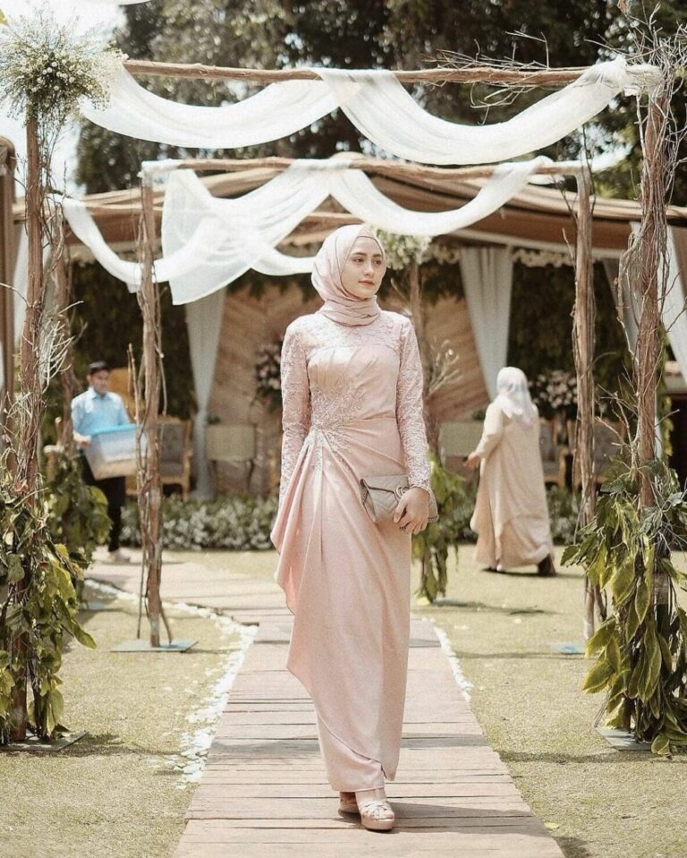 √ 45+ Model Baju Brokat Gamis Atasan Modern Terbaru 2020