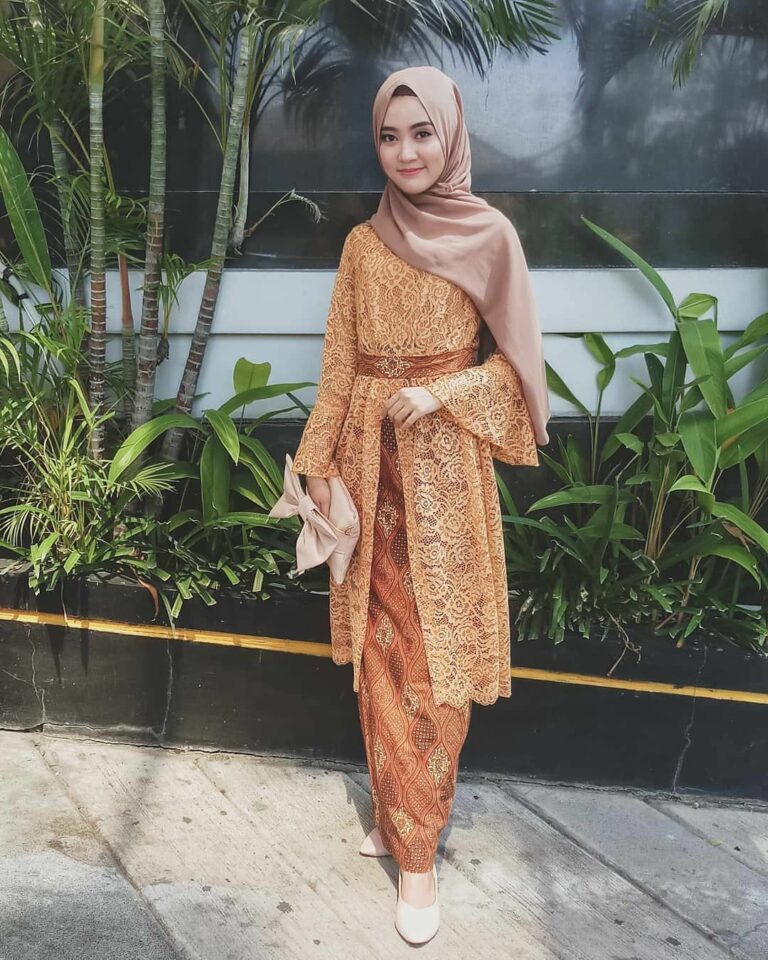√ 45+ Model Baju Brokat Gamis Atasan Modern Terbaru 2020