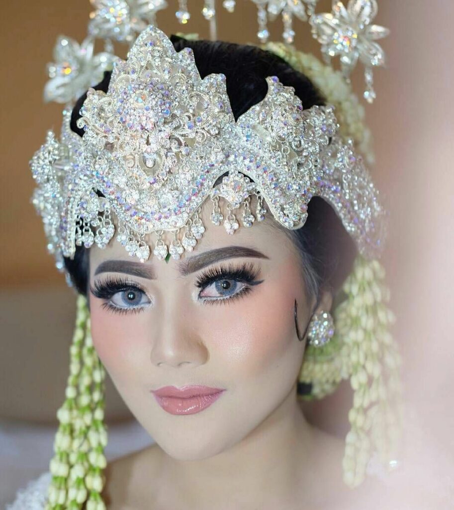 √ 30+ Make Up Pengantin: Video, Tutorial, Natural, Terbaik 2020