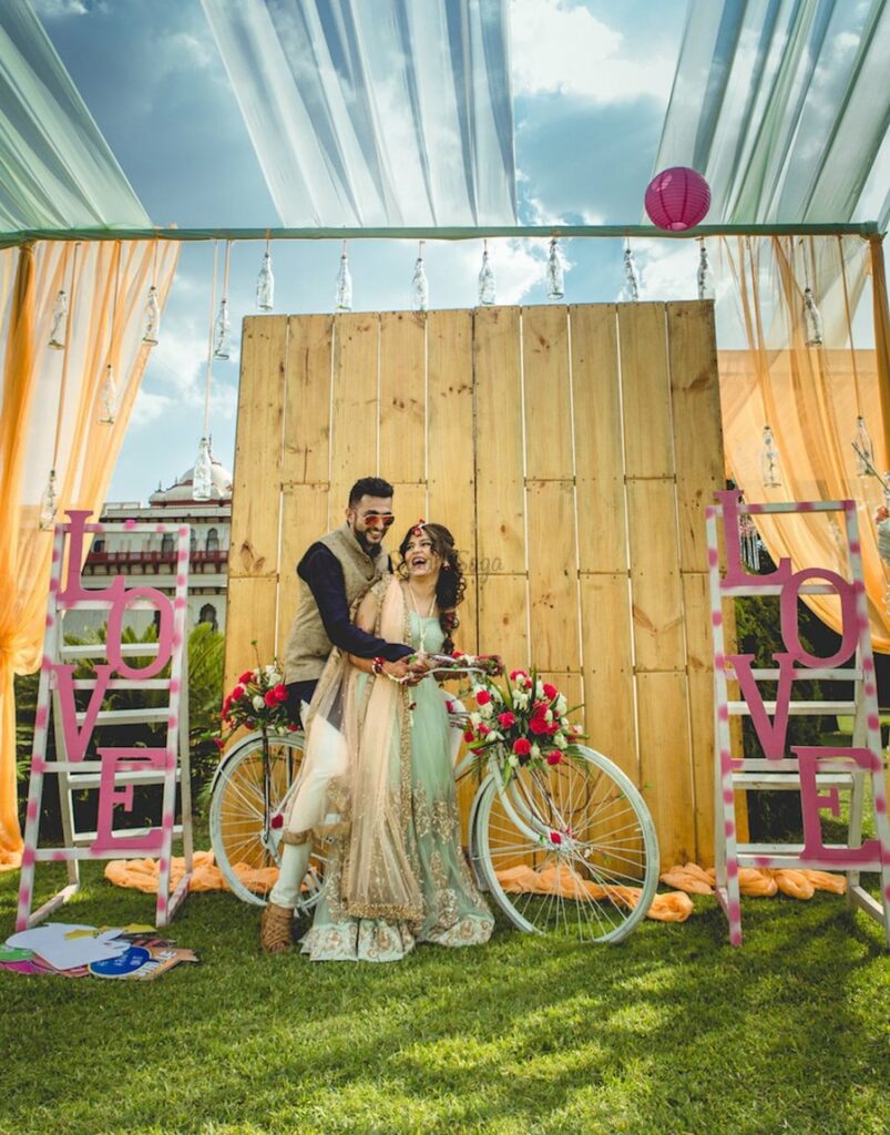 √ 30+ DIY Dekorasi Photo Booth Wedding Unik & Instagramable